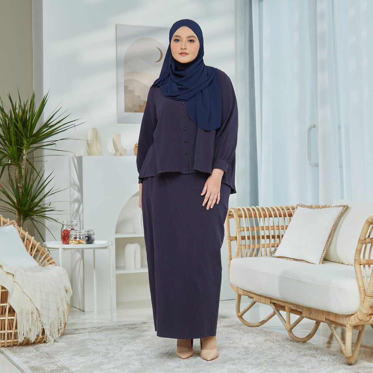 Nikayla Linen Kurung Set - Navy – YOUWEARMODESTY